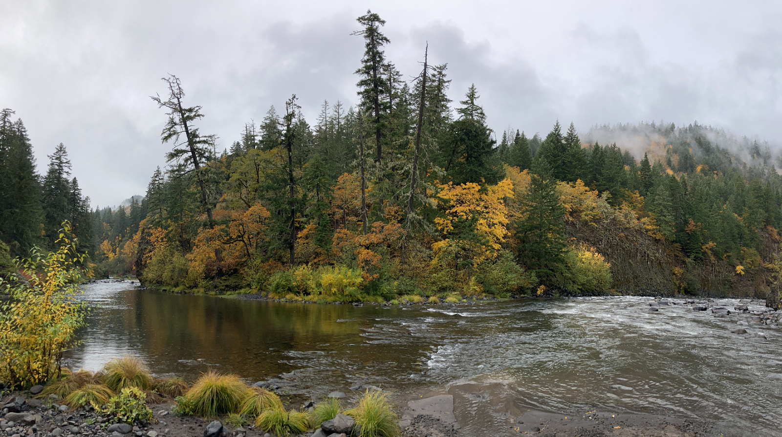 Punchbowl Falls Park Fall Colors (Oct 23) - Oregon Hikers